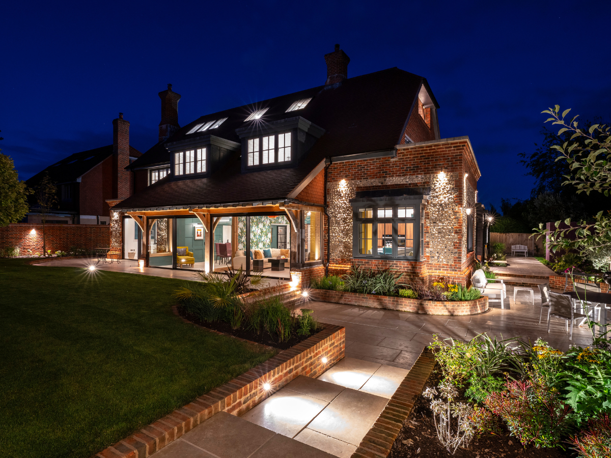 Highlighting Architectural Features: Lighting Focal Points